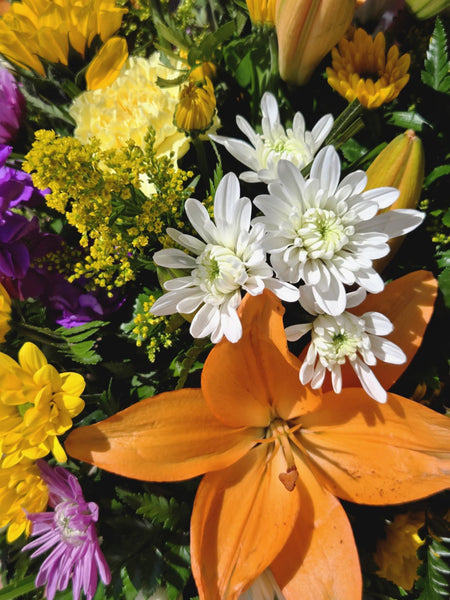 Happy Memories Centerpiece – Persnickety Flowers